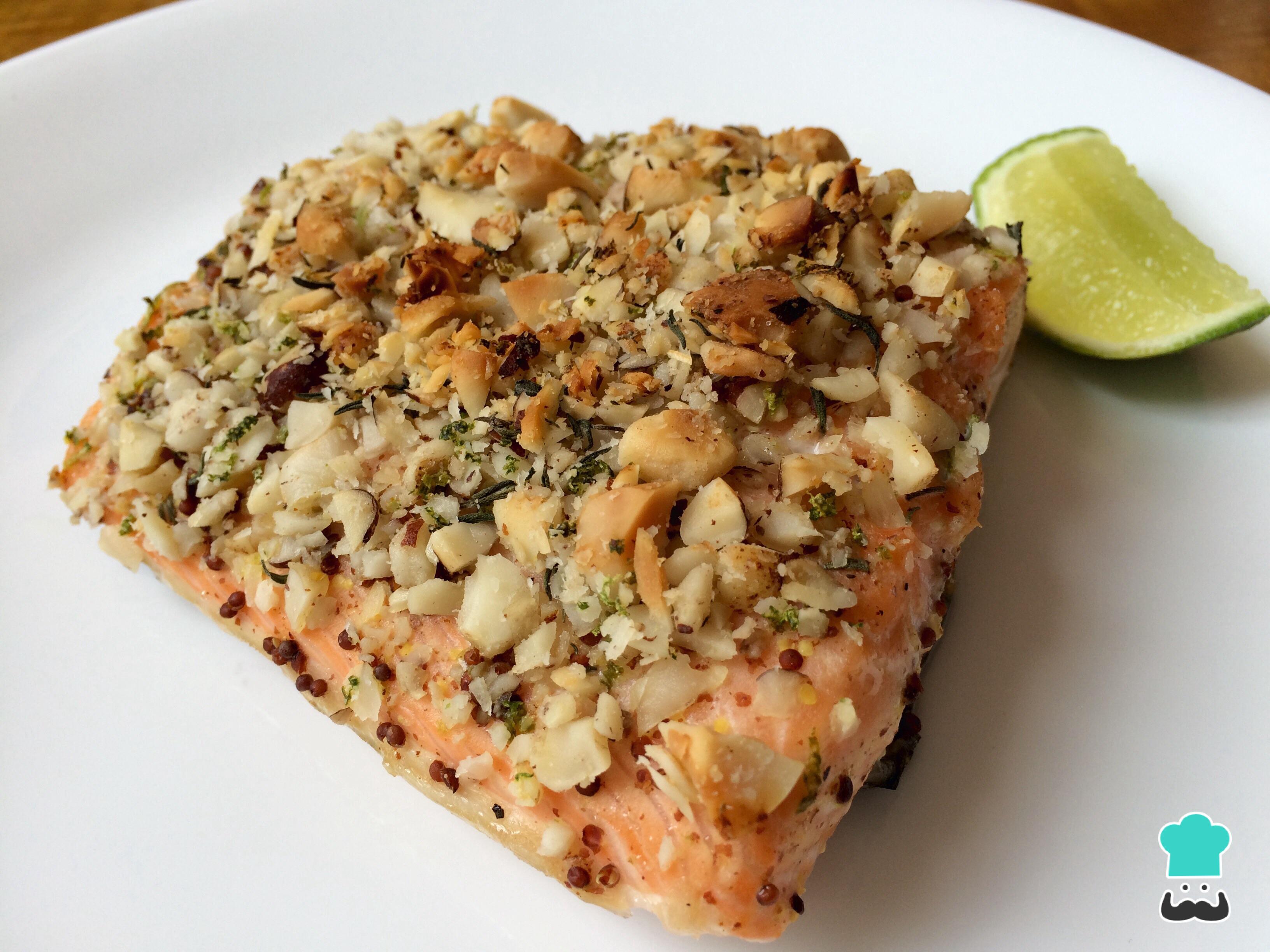Salmón en costra de nueces
