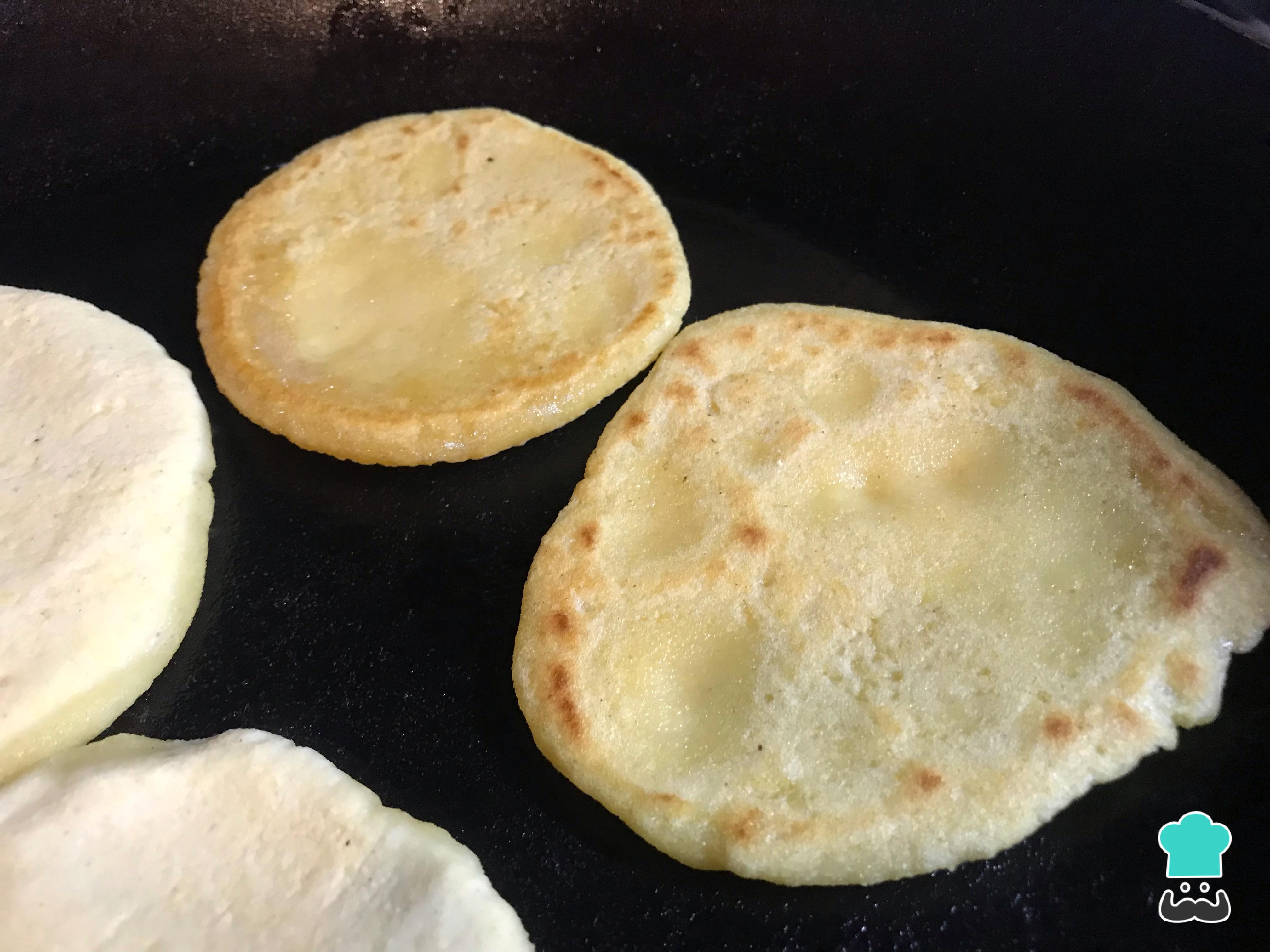 Arepa paisa - Receta FÁCIL paso a paso