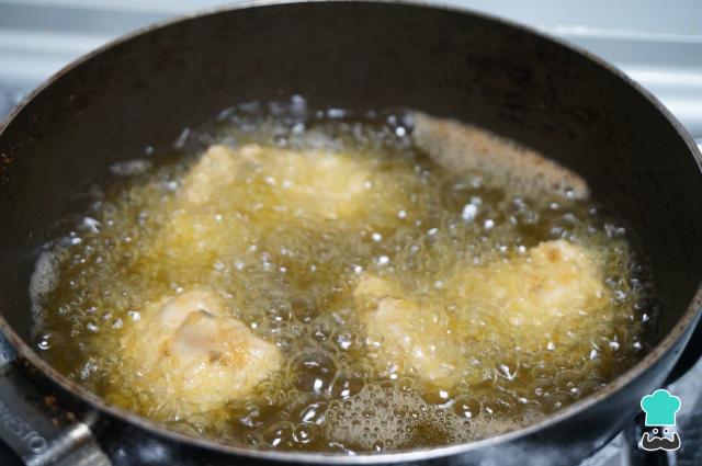 Pollo frito crujiente - Receta FÁCIL