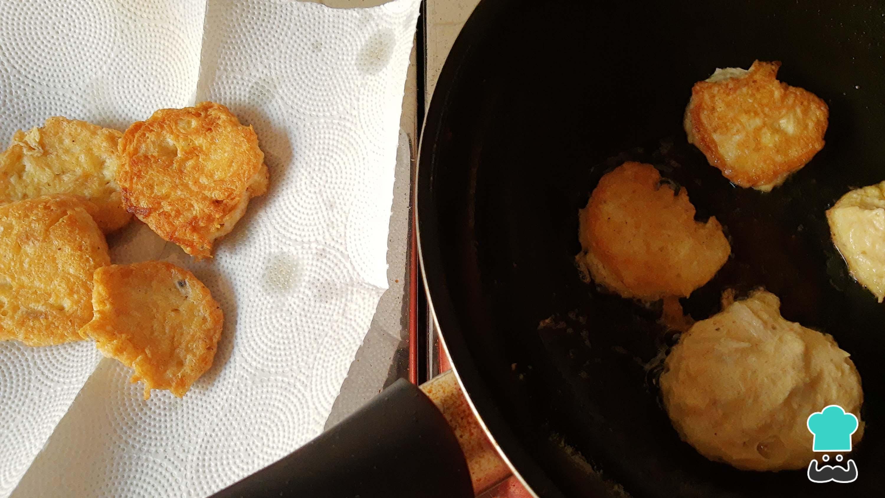 Tortitas De Pollo En Salsa Roja Receta Mexicana Fácil